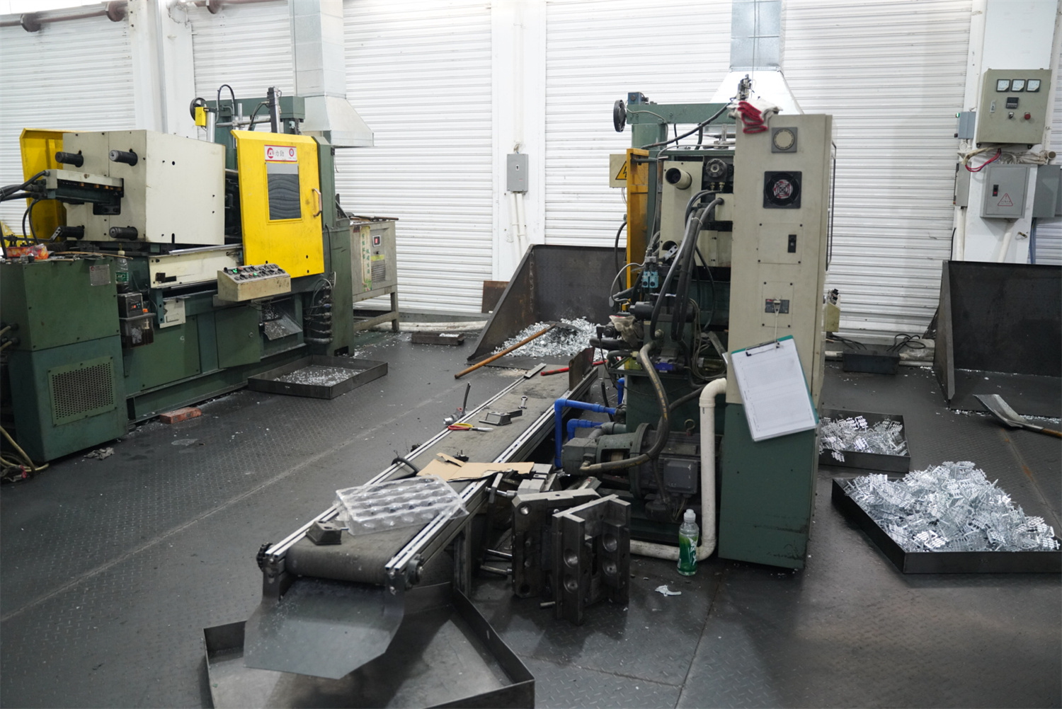 Zamak Bottle Stopper Production Process - ASTRID PACKAGING