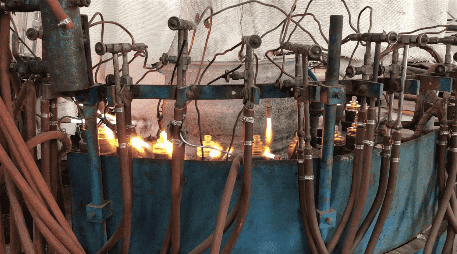 Crystal Bottle Stopper Production Process - ASTRID PACKAGING